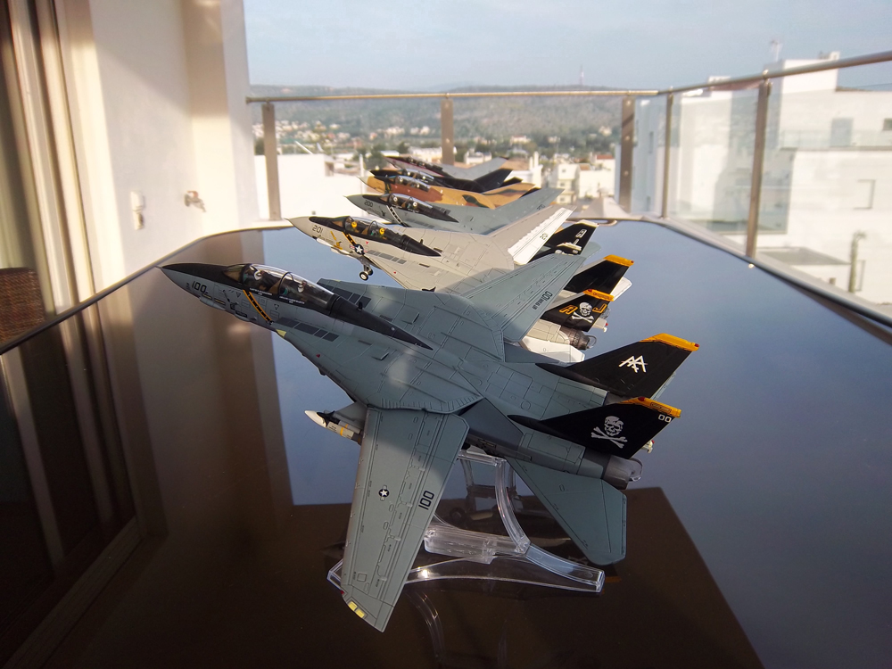 CENTURY WINGS Aircraft Diecast Model | Collector